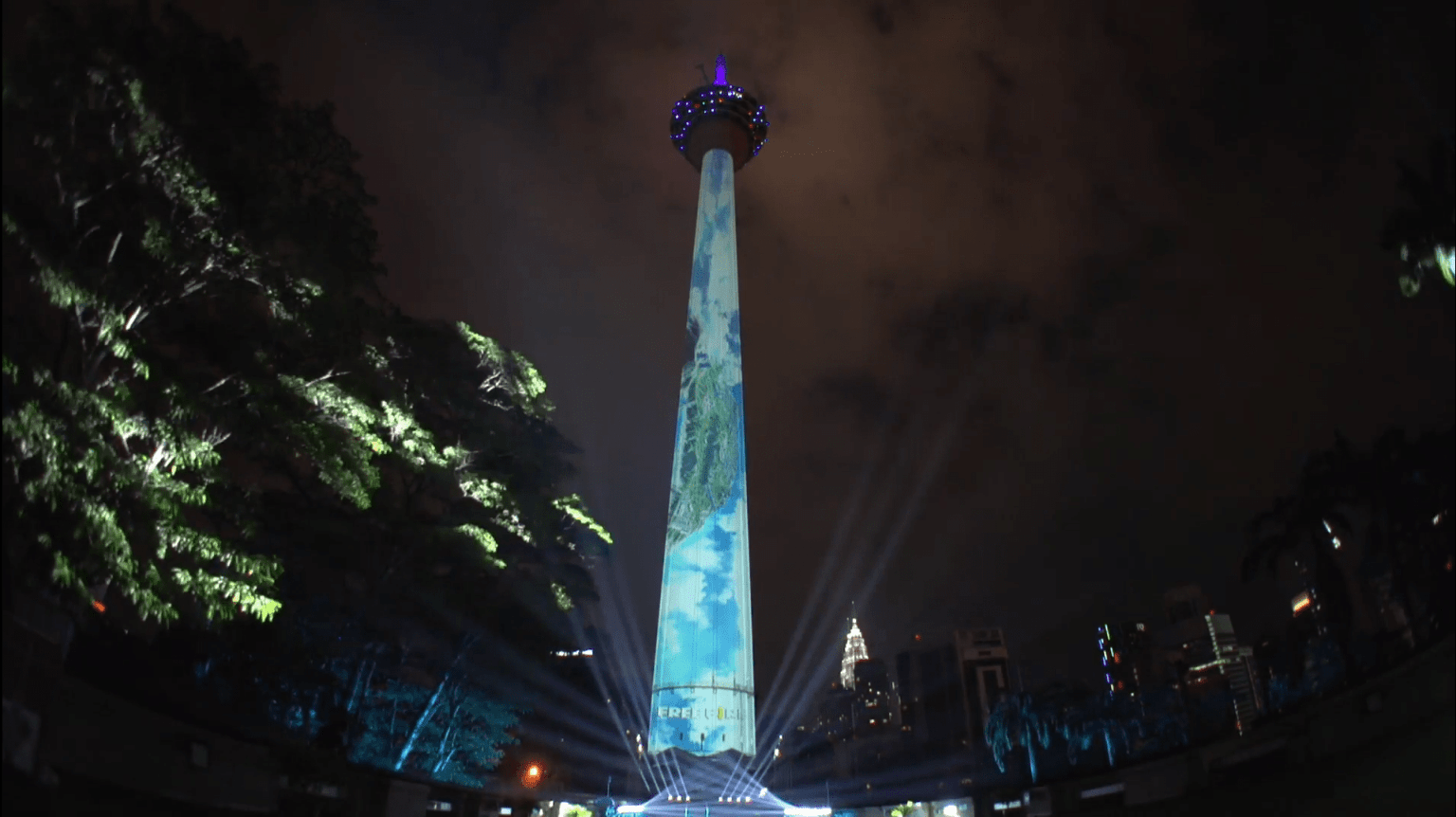 Grab Maximum Attention Utilizing Interactive Projection Mapping