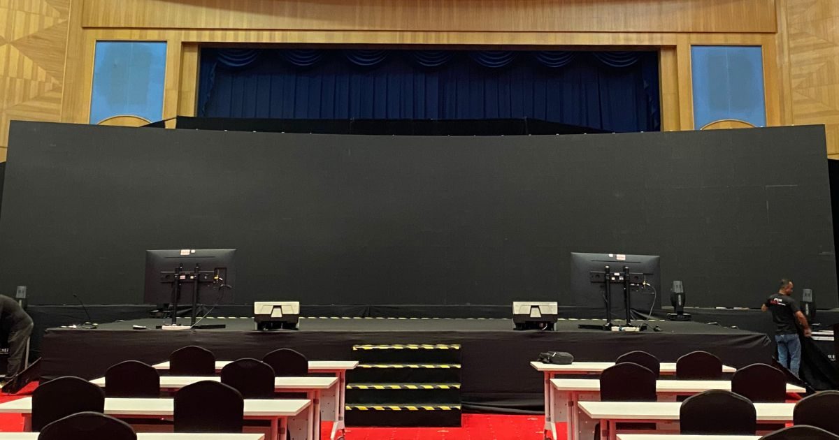 Conference Setup: Peek Behind The Curtain Of A Seamless Event ...