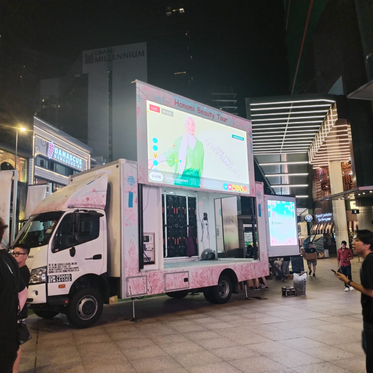 The Power Of LED Mobile Trucks In Modern Event Marketing | DOREMi