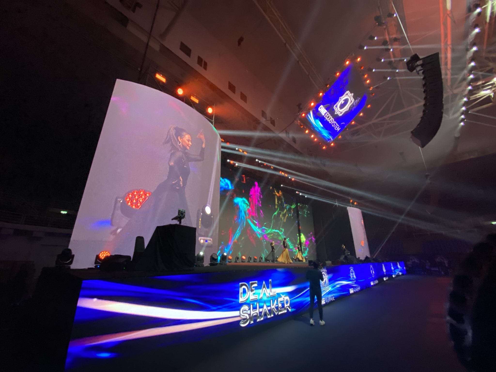 How Custom Stage Designs Elevate Theatre, Concerts & Corporate Event ...