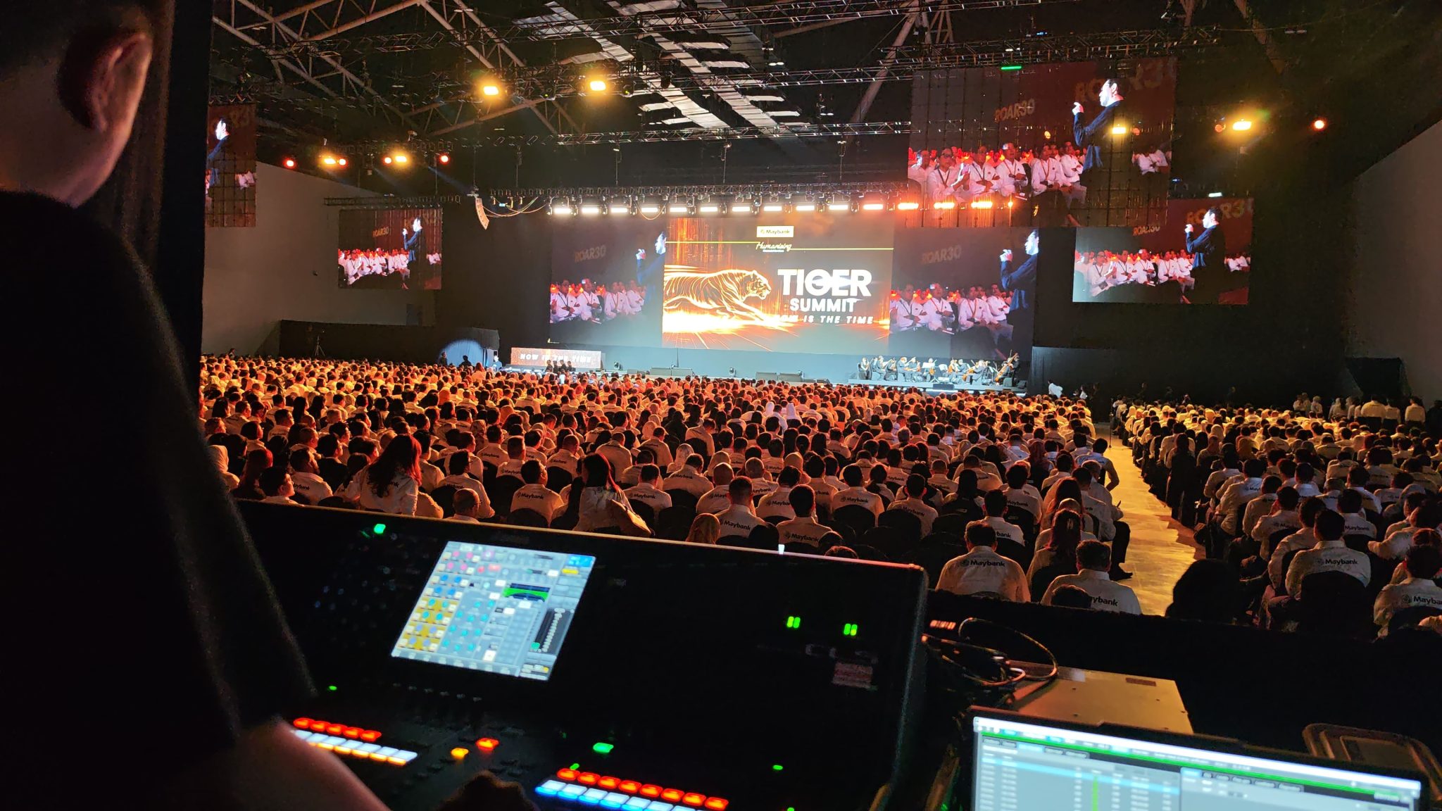 The Digital Command Center: A Look At Modern AV Control Consoles | DOREMi